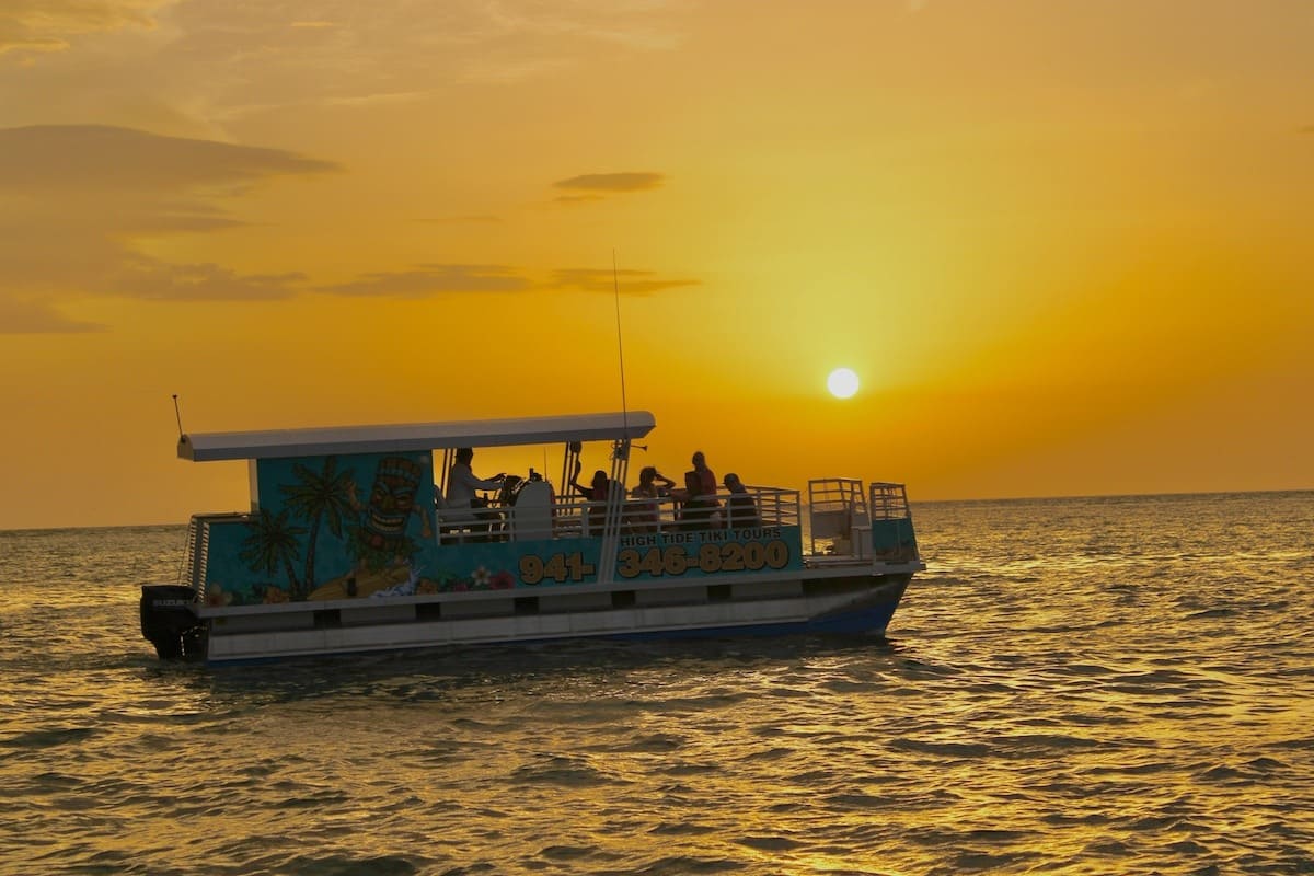 High Tide Tiki Boat - Parasail Siesta Key